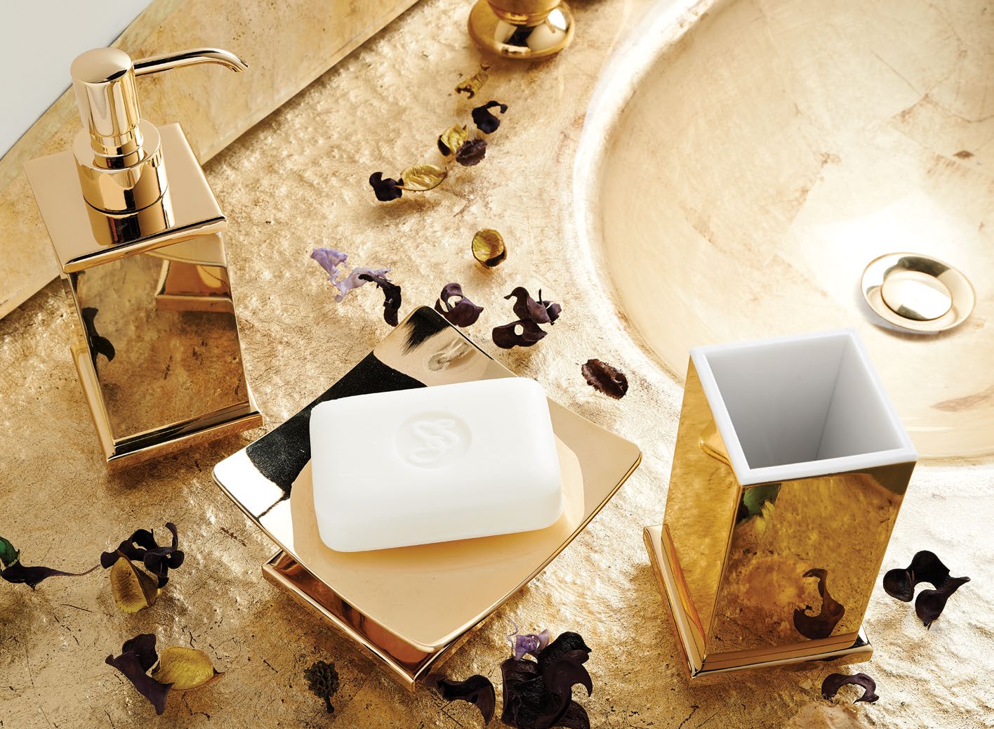 Buy Etrusca -Avanguarde , Qatar at best prices | Credo Qatar